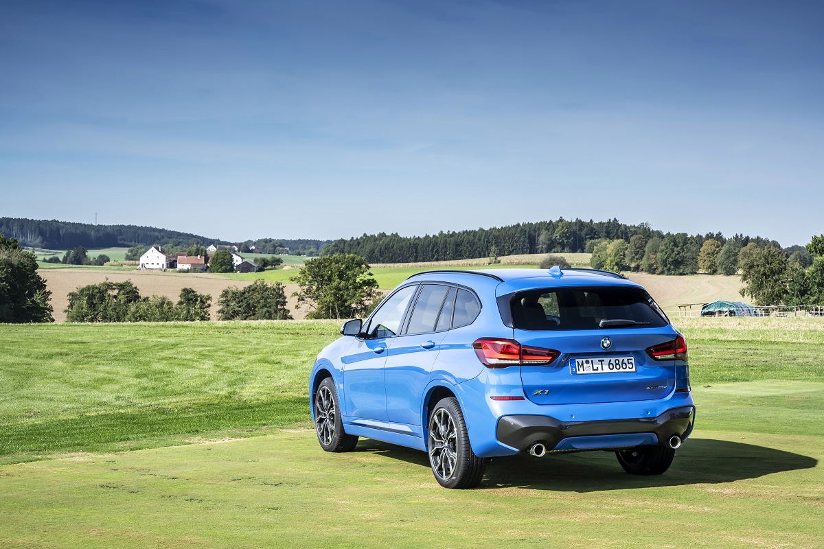  BMW X1 4 900 